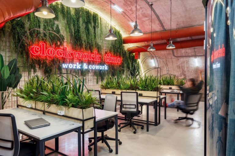 The New Neon: 26 Neon Signs From Around The World That Are Practically ...