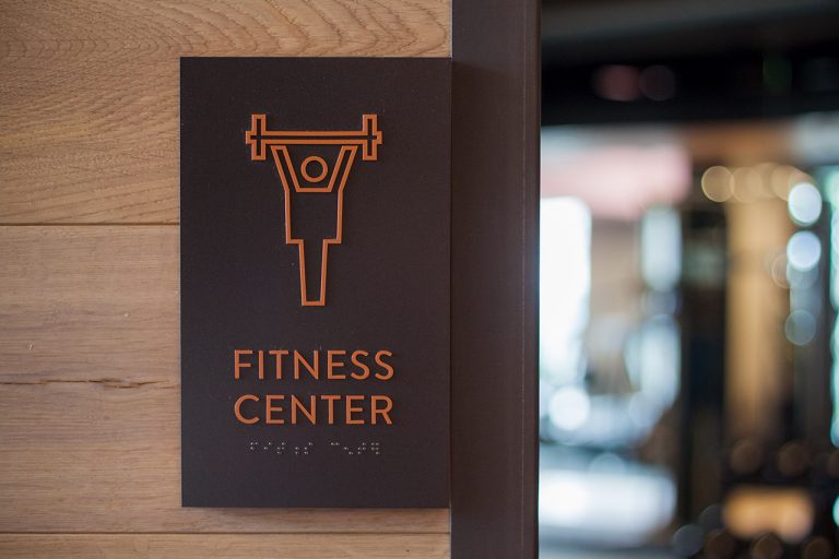 20 Genius Room Sign Examples That Are Gorgeous *and* Practical ...