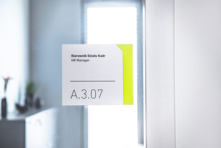 20 Genius Room Sign Examples That Are Gorgeous *and* Practical ...