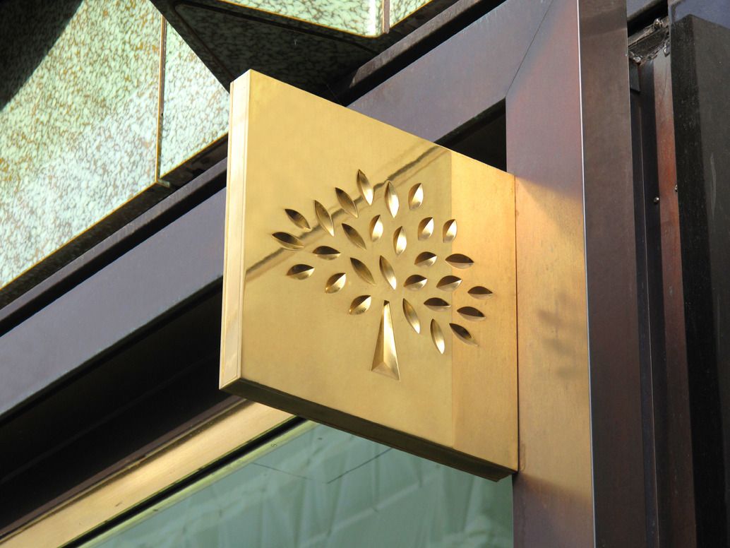 Rethink the Storefront Blade Sign: 23 Stunning Examples that Drive ...