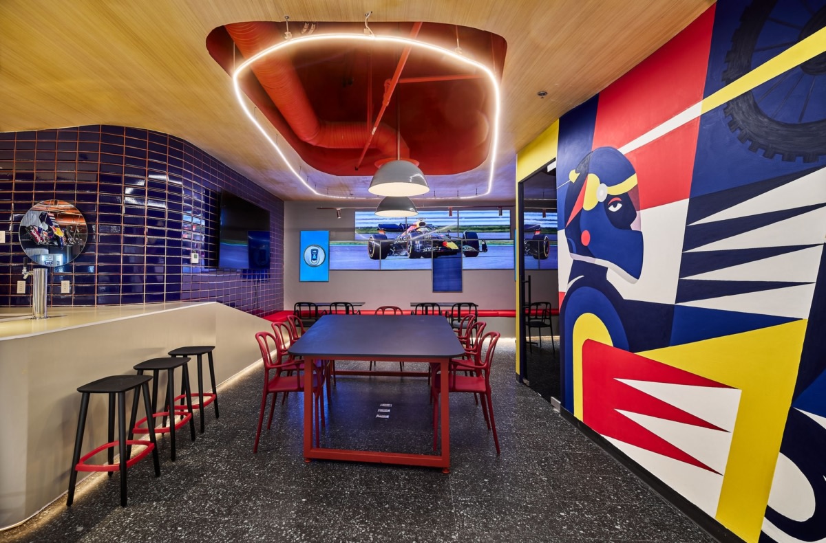 Walls That Work: 25 Inspiring Offices Transformed by Custom Wallcoverings – Tinkering Monkey